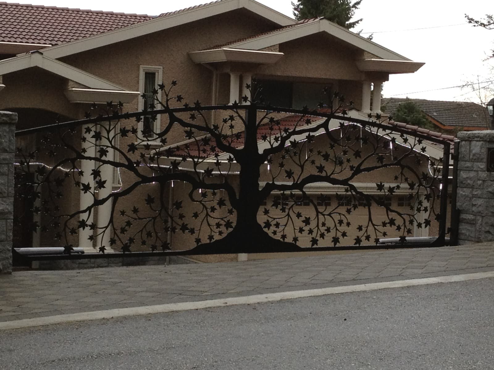 Driveway Gates | Western Iron Works